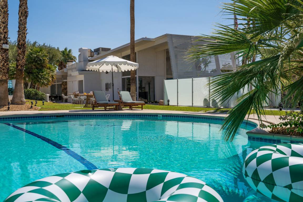 594 M² Hotel ∙ 1 Habitación ∙ 2 Huéspedes - Desert Hot Springs, CA