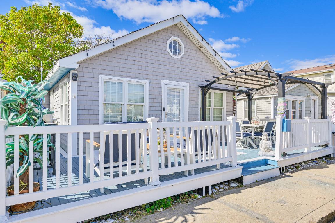 85 M² House ∙ 3 Bedrooms ∙ 6 Guests - Brookville - Queens NY