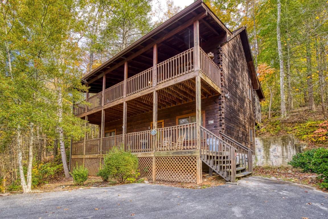 Cabin ∙ 4 Bedrooms ∙ 12 Guests