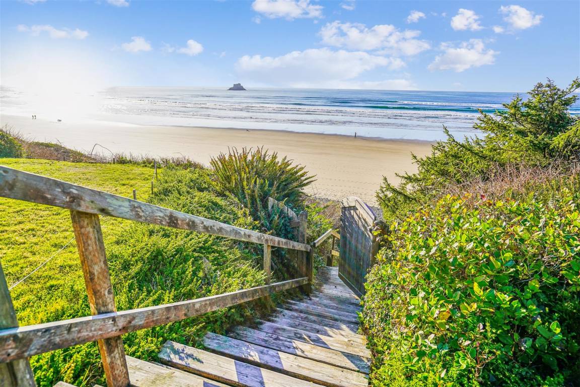156 M² House ∙ 2 Bedrooms ∙ 4 Guests - Cannon Beach, OR