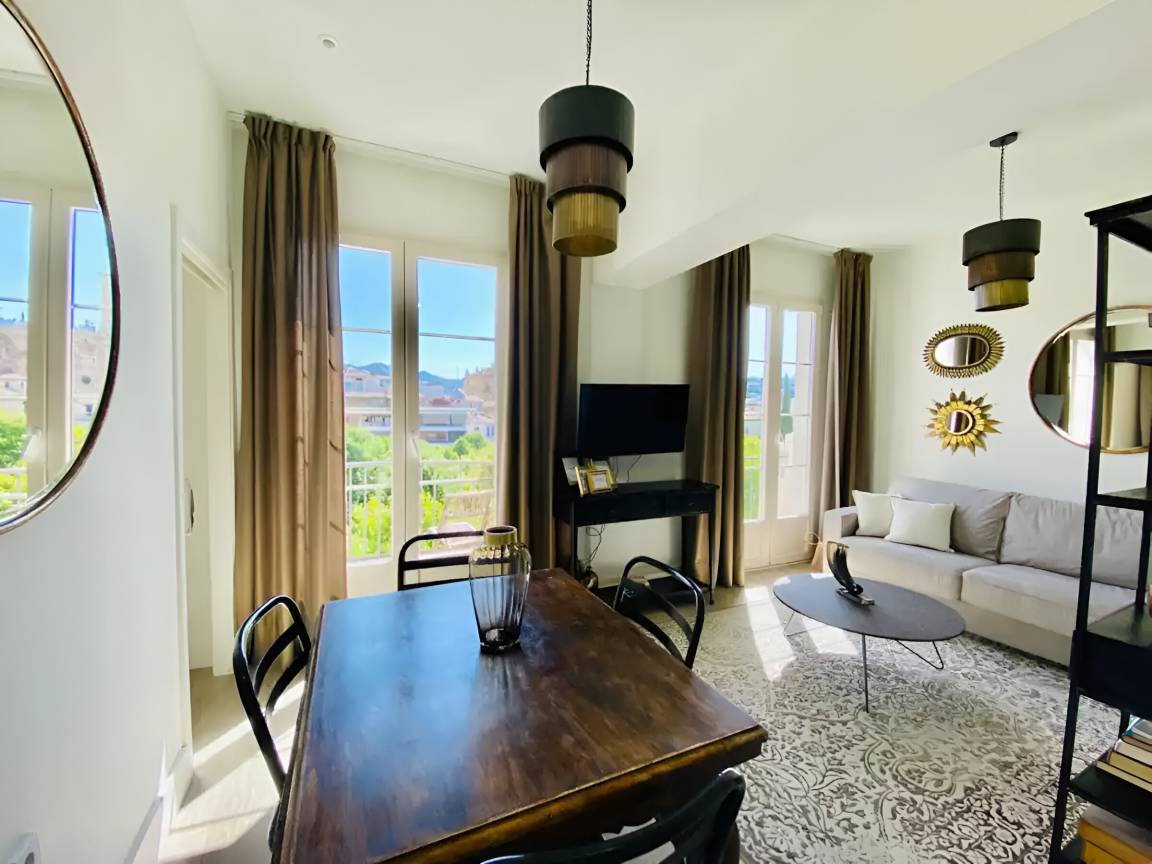 70 M² Apartamento ∙ 2 Habitaciones ∙ 4 Huéspedes - Granada