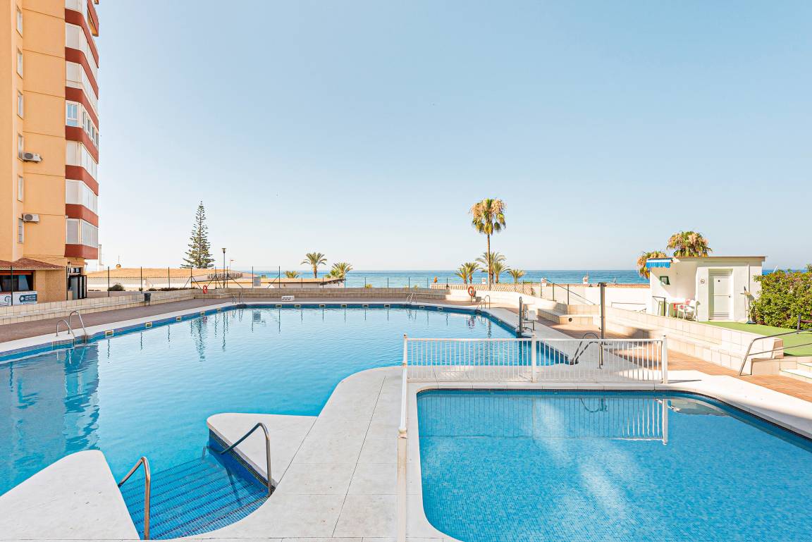 80 M² Apartamento ∙ 2 Habitaciones ∙ 4 Huéspedes - Torrox Costa