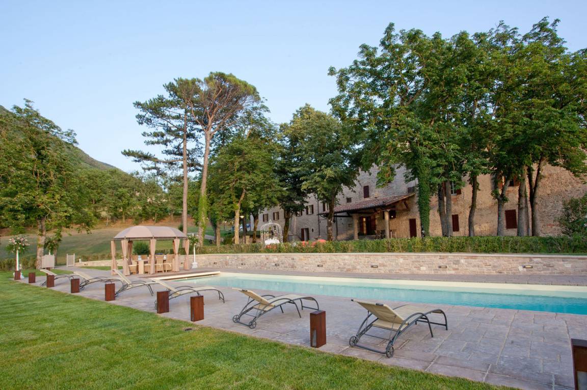 700 M² Villa Vacanza ∙ 10 Camere Da Letto ∙ 20 Ospiti - Gubbio