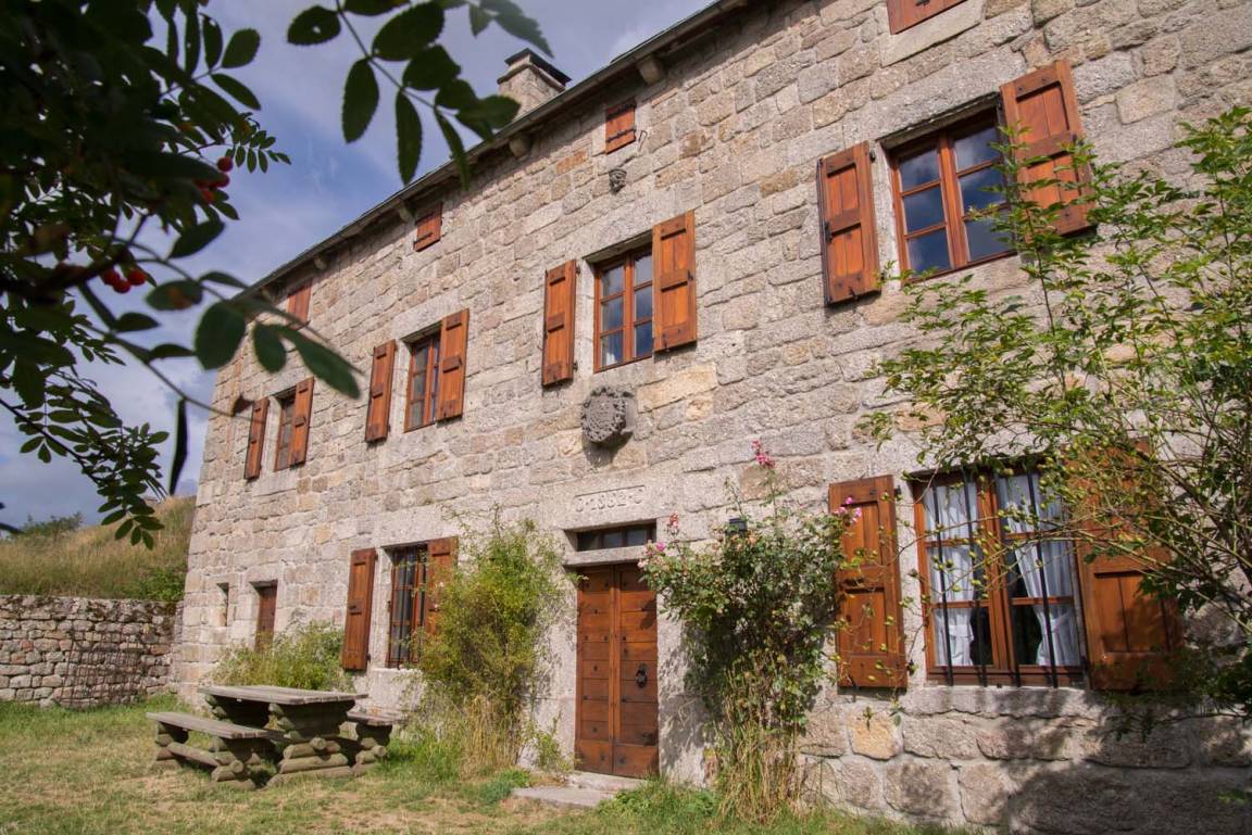 100 M² Gîte ∙ 3 Chambres ∙ 6 Personnes - Chaudes-Aigues
