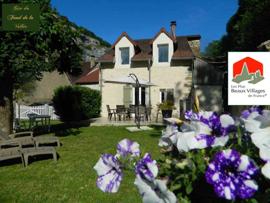 163 M² House ∙ 3 Bedrooms ∙ 8 Guests - Poligny