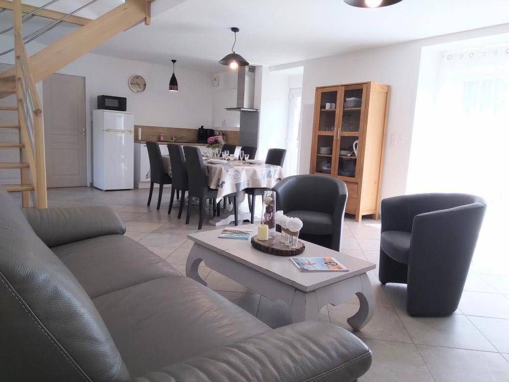 100 M² Gîte ∙ 3 Chambres ∙ 6 Personnes - Theix