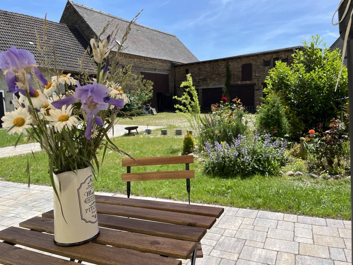 100 M² Ferienwohnung ∙ 2 Schlafzimmer ∙ 5 Gäste - Delitzsch