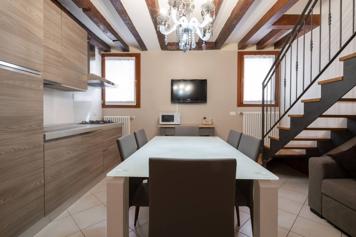 85 M² Apartamento ∙ 2 Quartos ∙ 4 Hóspedes - Veneza