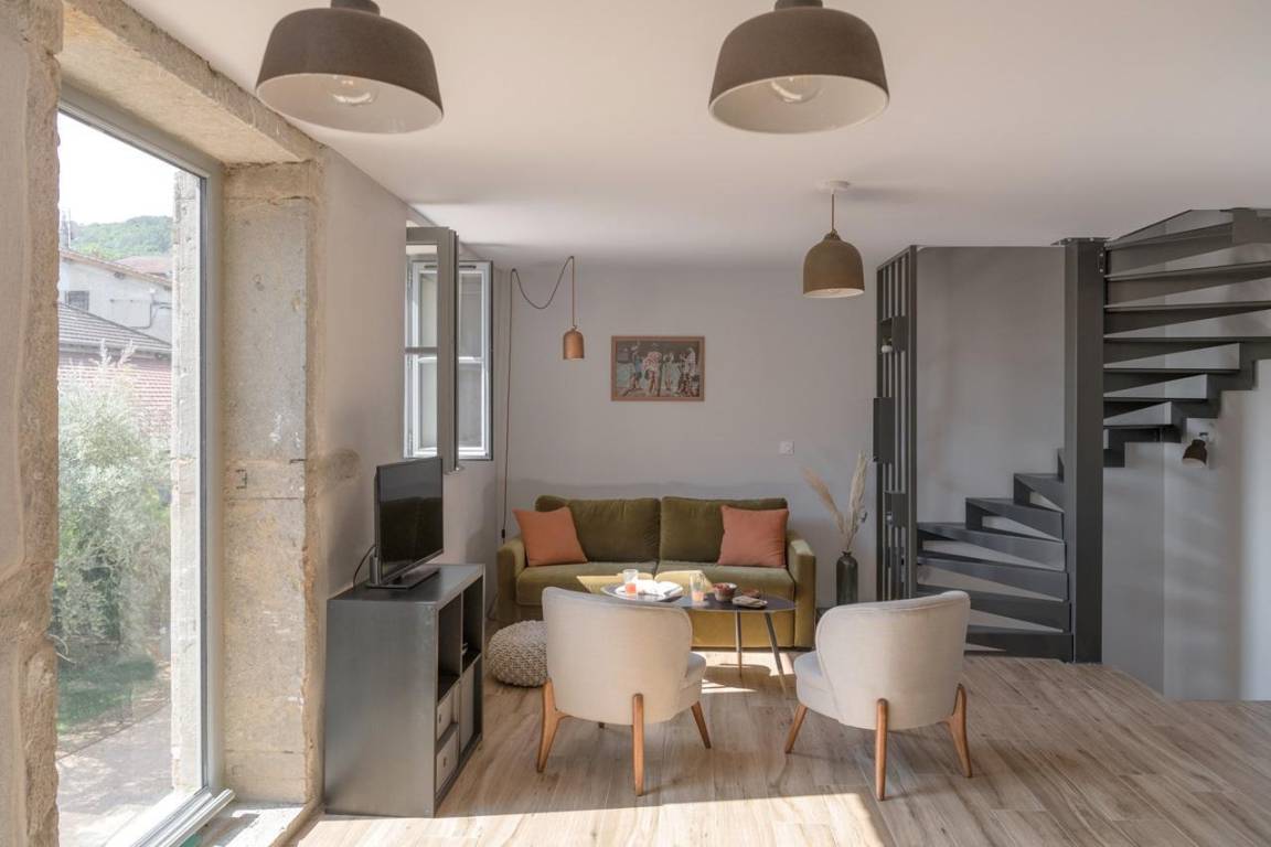 73 M² Gîte ∙ 2 Chambres ∙ 4 Personnes - Trévoux