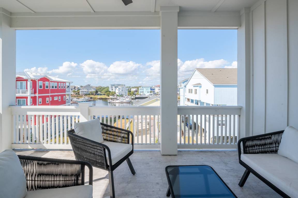 House ∙ 5 Bedrooms ∙ 15 Guests - Carolina Beach, NC