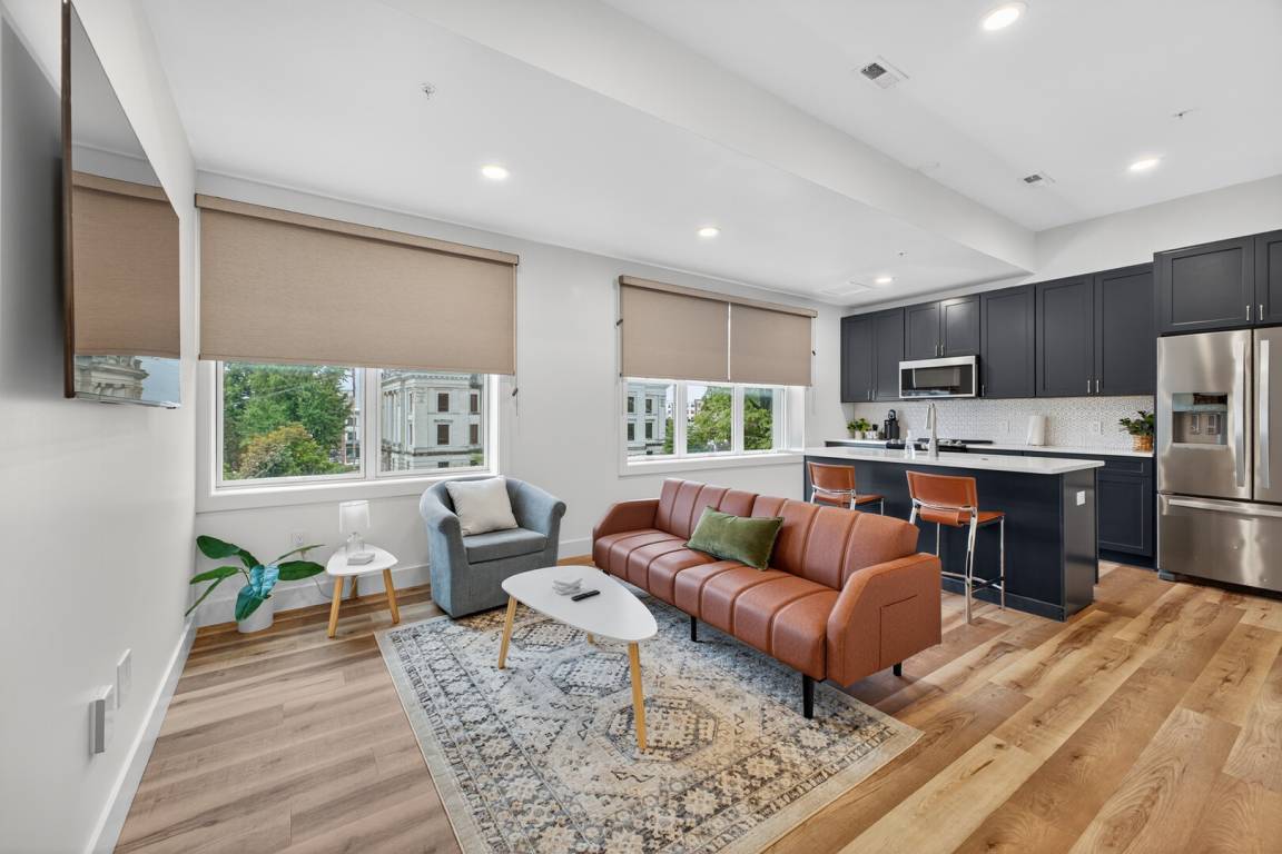 111 M² Apartment ∙ 2 Bedrooms ∙ 5 Guests - Bloomington, IN