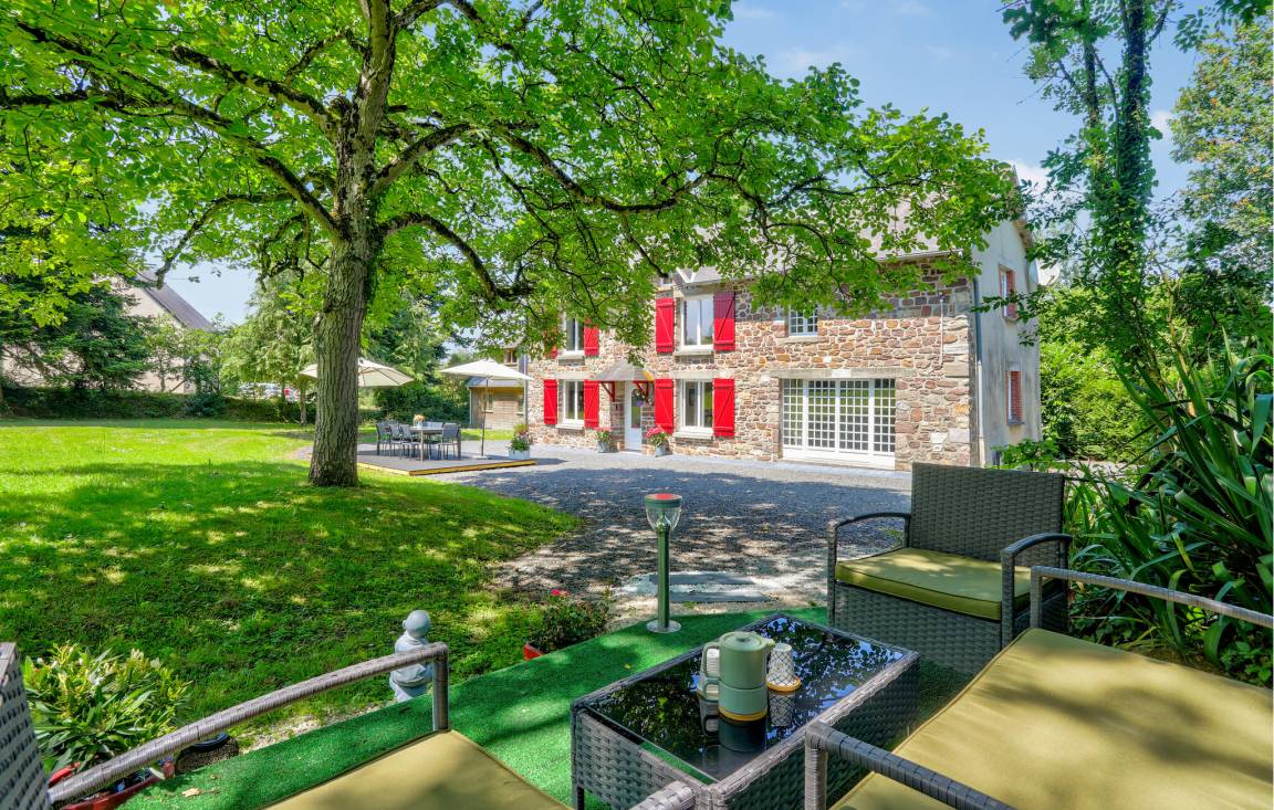 137 M² House ∙ 4 Bedrooms ∙ 8 Guests - Saint-Lô
