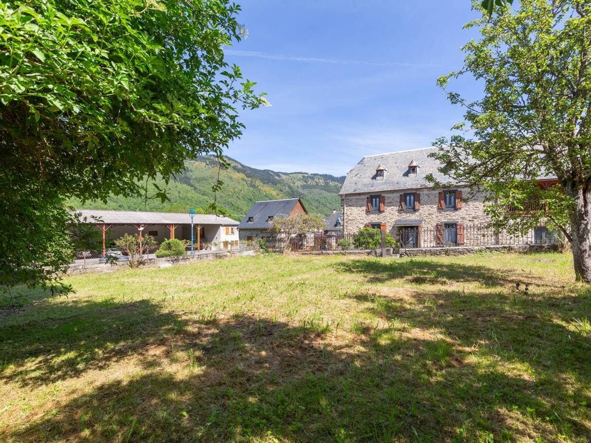 200 M² Maison De Vacances ∙ 6 Chambres ∙ 12 Personnes - Loudenvielle