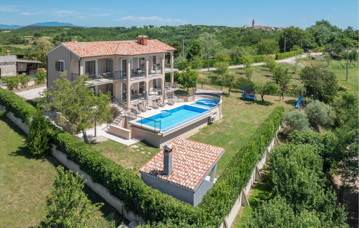 190 M² House ∙ 4 Bedrooms ∙ 10 Guests - Motovun