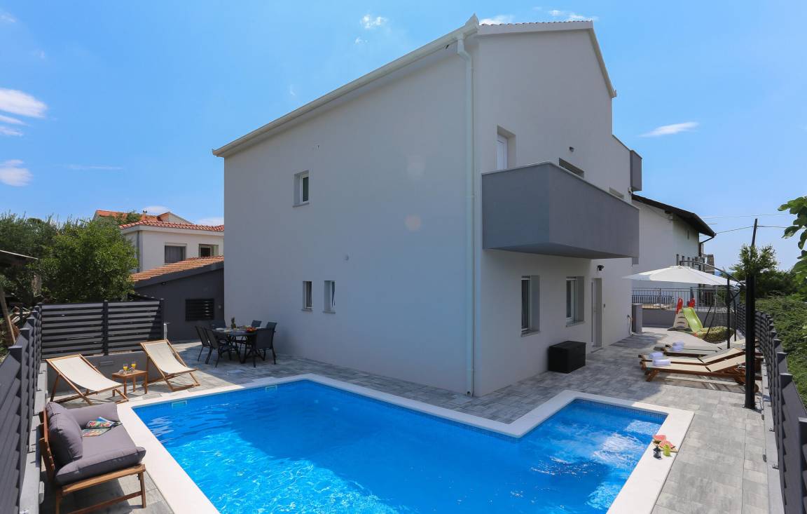 146 M² Apartamento ∙ 5 Habitaciones ∙ 9 Huéspedes - Split