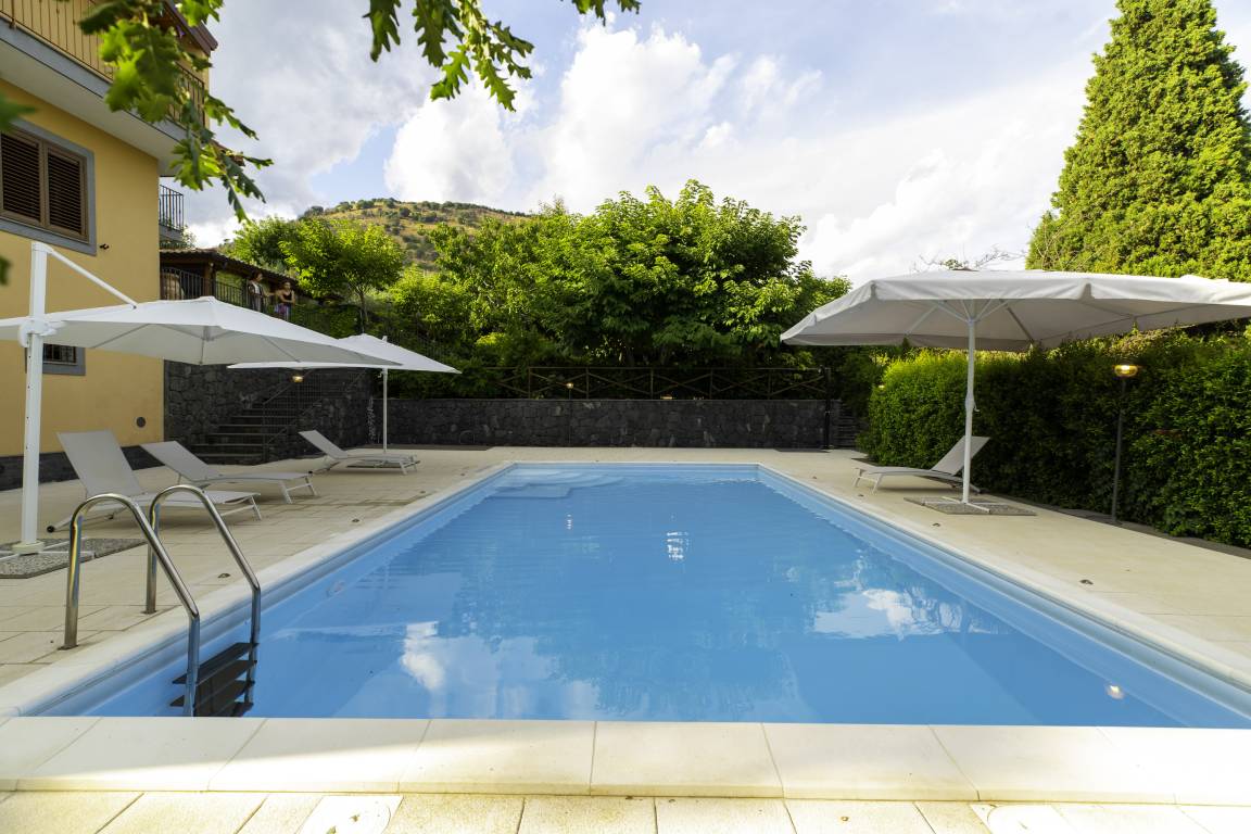 150 M² Villa ∙ 4 Habitaciones ∙ 8 Huéspedes - Trecastagni