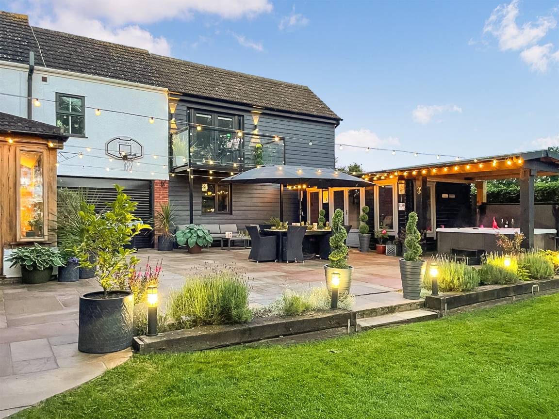 Cottage ∙ 5 Bedrooms ∙ 10 Guests - Winterton-on-Sea