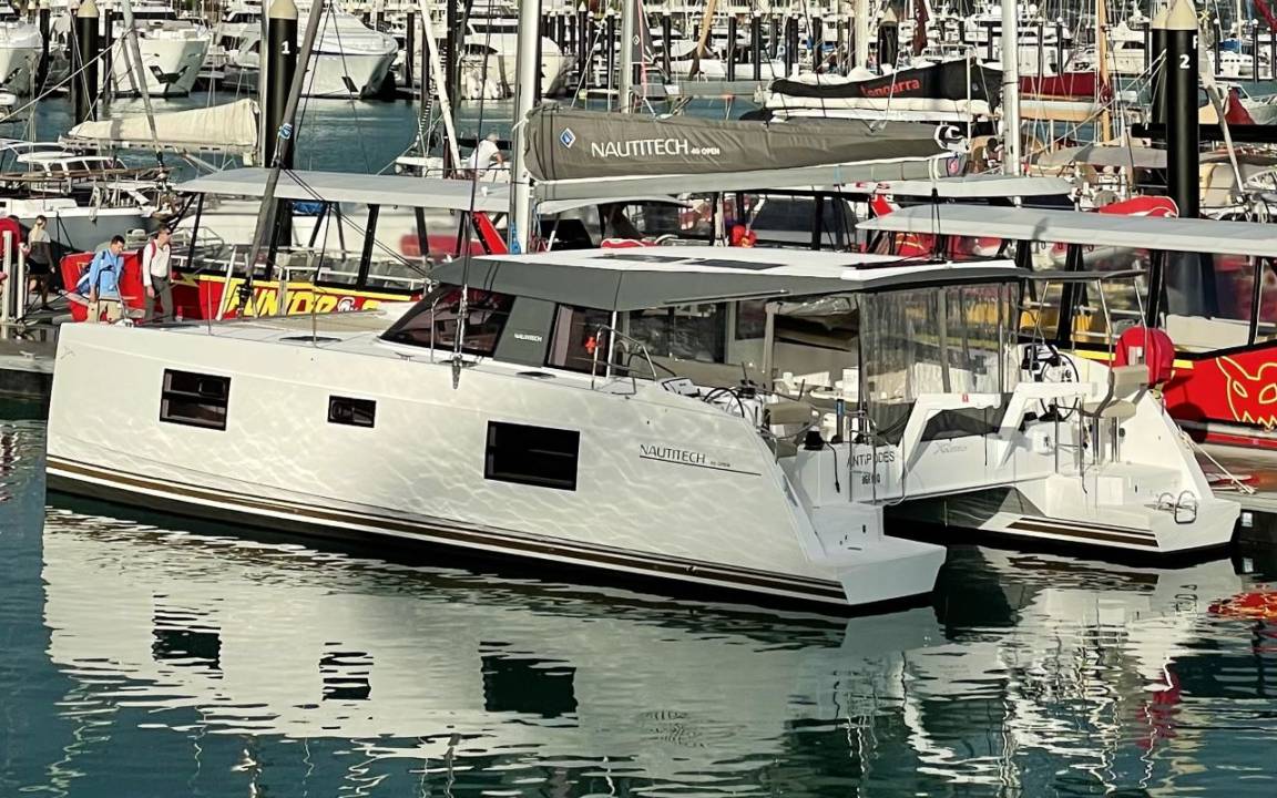 12 M² Houseboat ∙ 3 Bedrooms ∙ 6 Guests - Airlie Beach