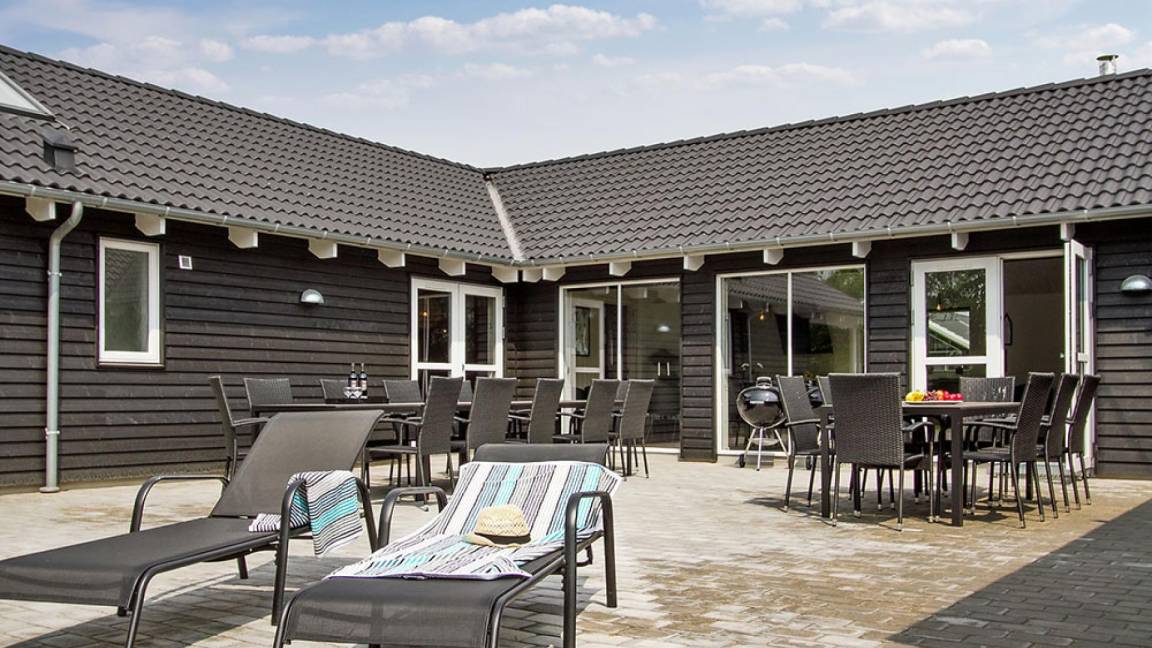 298 M² Ferienhaus ∙ 9 Schlafzimmer ∙ 24 Gäste - Ostsee