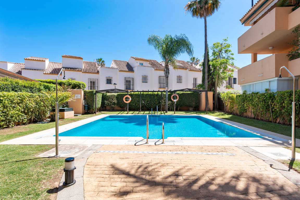 100 M² Apartamento ∙ 2 Habitaciones ∙ 4 Huéspedes - Marbella