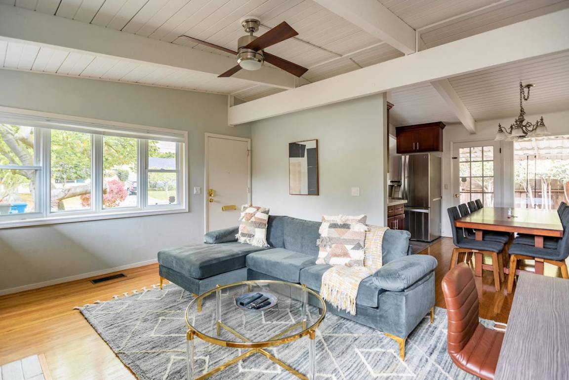 128 M² Ferienhaus ∙ 4 Schlafzimmer ∙ 8 Gäste - Palo Alto, CA