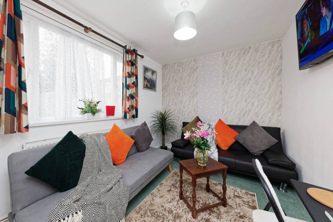 125 M² House ∙ 4 Bedrooms ∙ 14 Guests - Canterbury