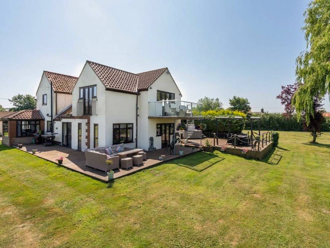 Cottage ∙ 4 Bedrooms ∙ 6 Guests - Suffolk