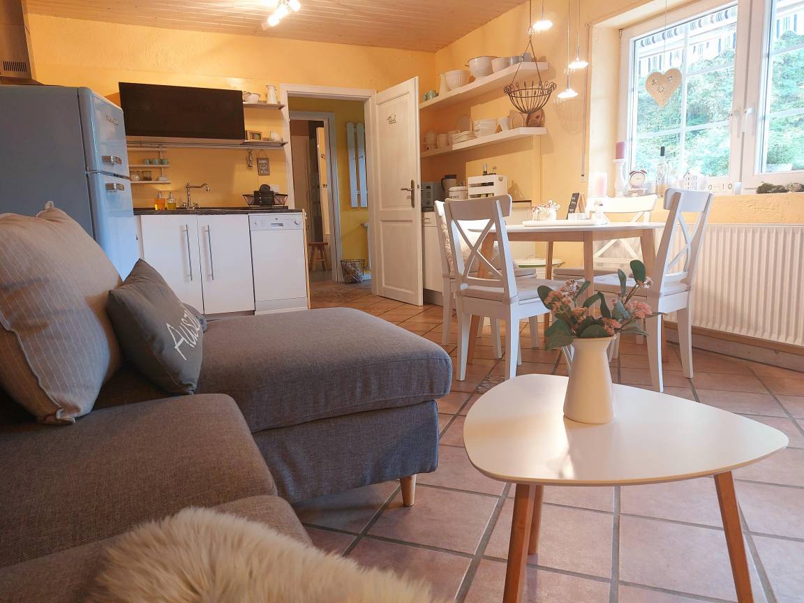 65 M² Ferienwohnung ∙ 1 Schlafzimmer ∙ 2 Gäste - Kirn