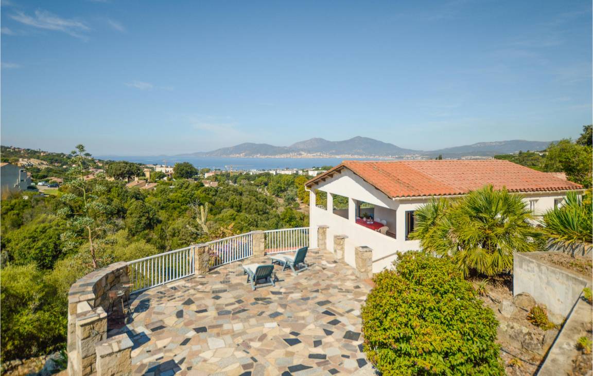 80 M² Casa ∙ 3 Habitaciones ∙ 8 Huéspedes - Porticcio
