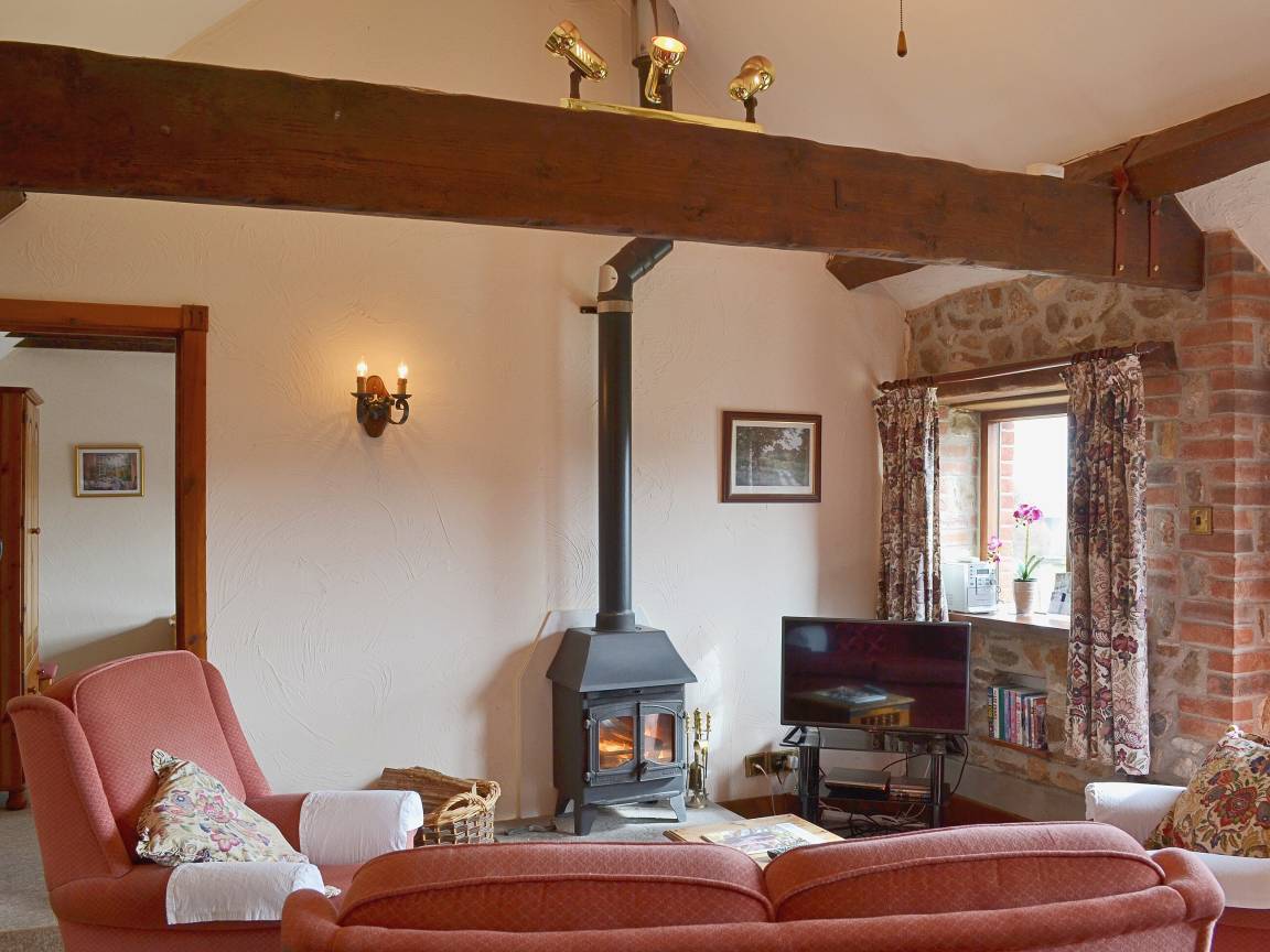 Cottage ∙ 2 Bedrooms ∙ 4 Guests - Beer