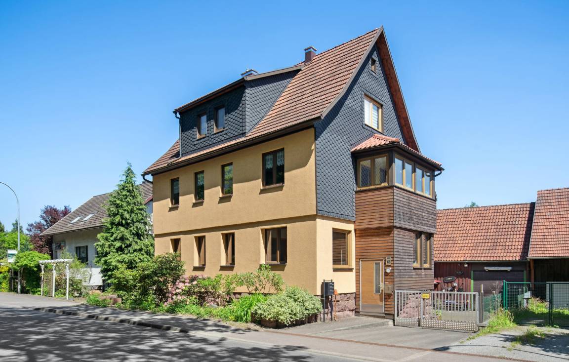 75 M² Ferienwohnung ∙ 1 Schlafzimmer ∙ 4 Gäste - Steinbach-Hallenberg