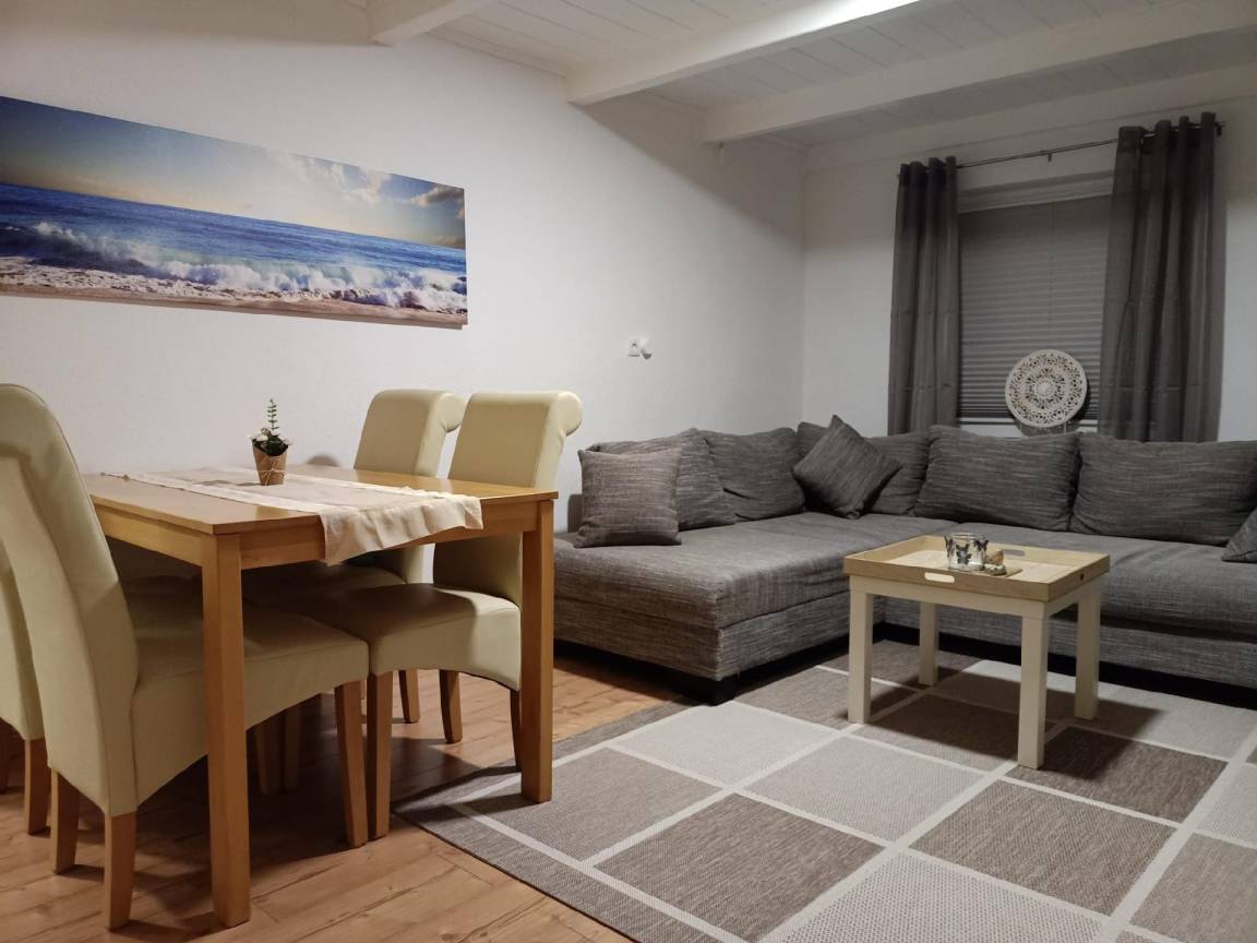 85 M² Ferienhaus ∙ 2 Schlafzimmer ∙ 6 Gäste - Hage