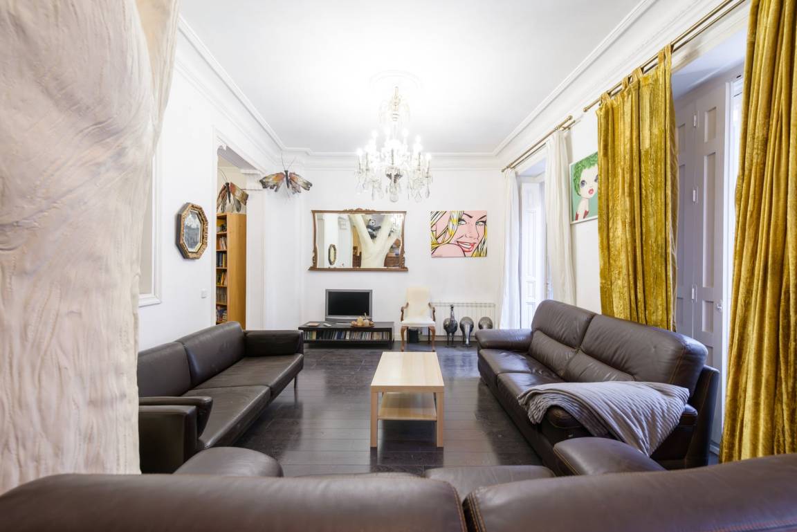 100 M² Apartamento ∙ 5 Habitaciones ∙ 6 Huéspedes - Chamartín
