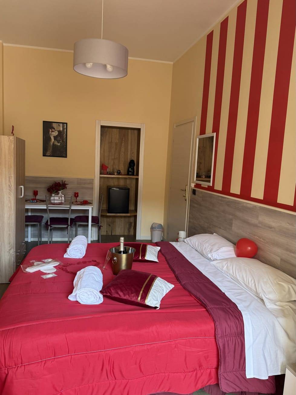 150 M² Bed & Breakfast ∙ 4 Habitaciones ∙ 11 Huéspedes - Verona