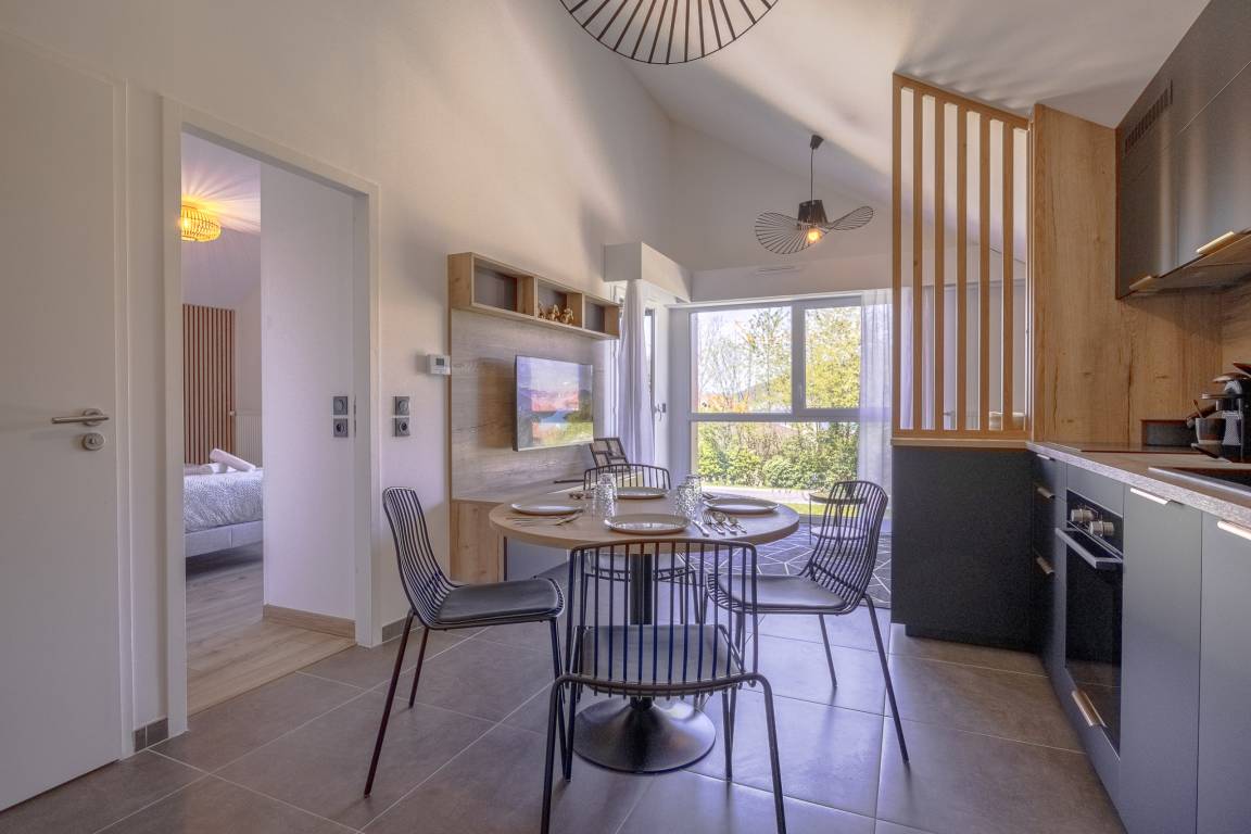 45 M² Appartement ∙ 1 Slaapkamer ∙ 2 Gasten - Duingt