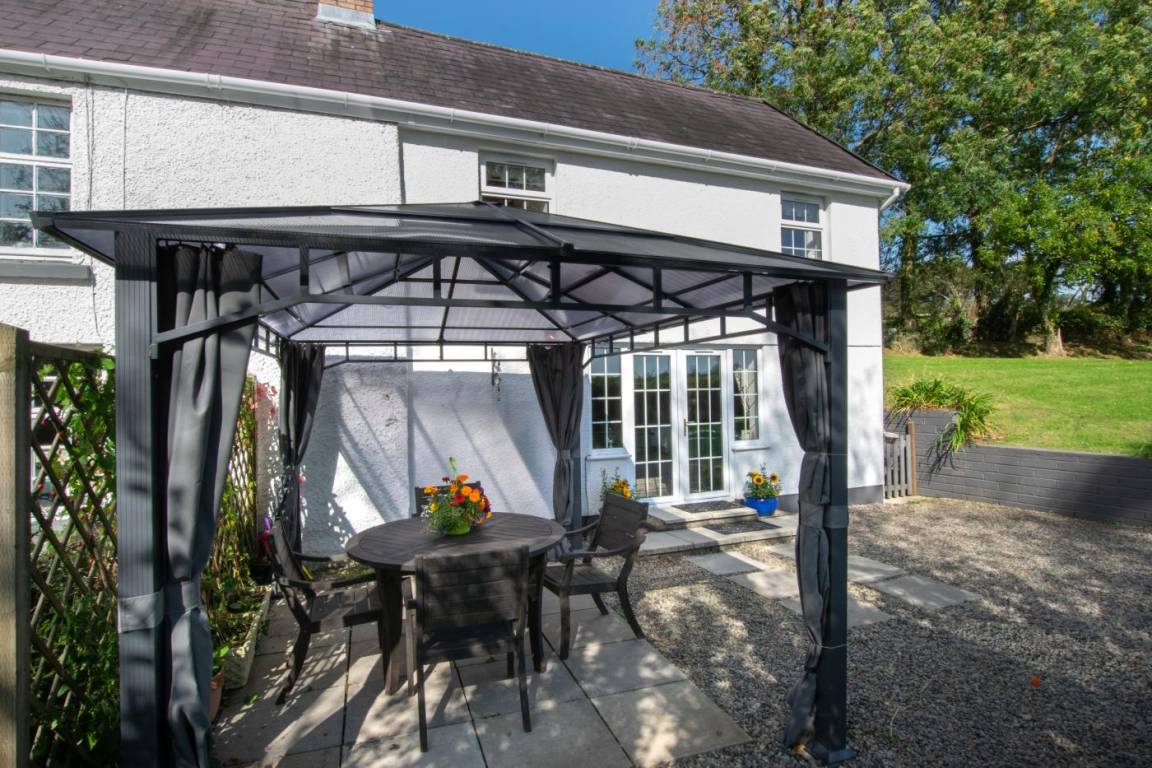 Cottage ∙ 2 Bedrooms ∙ 4 Guests - Llanelli