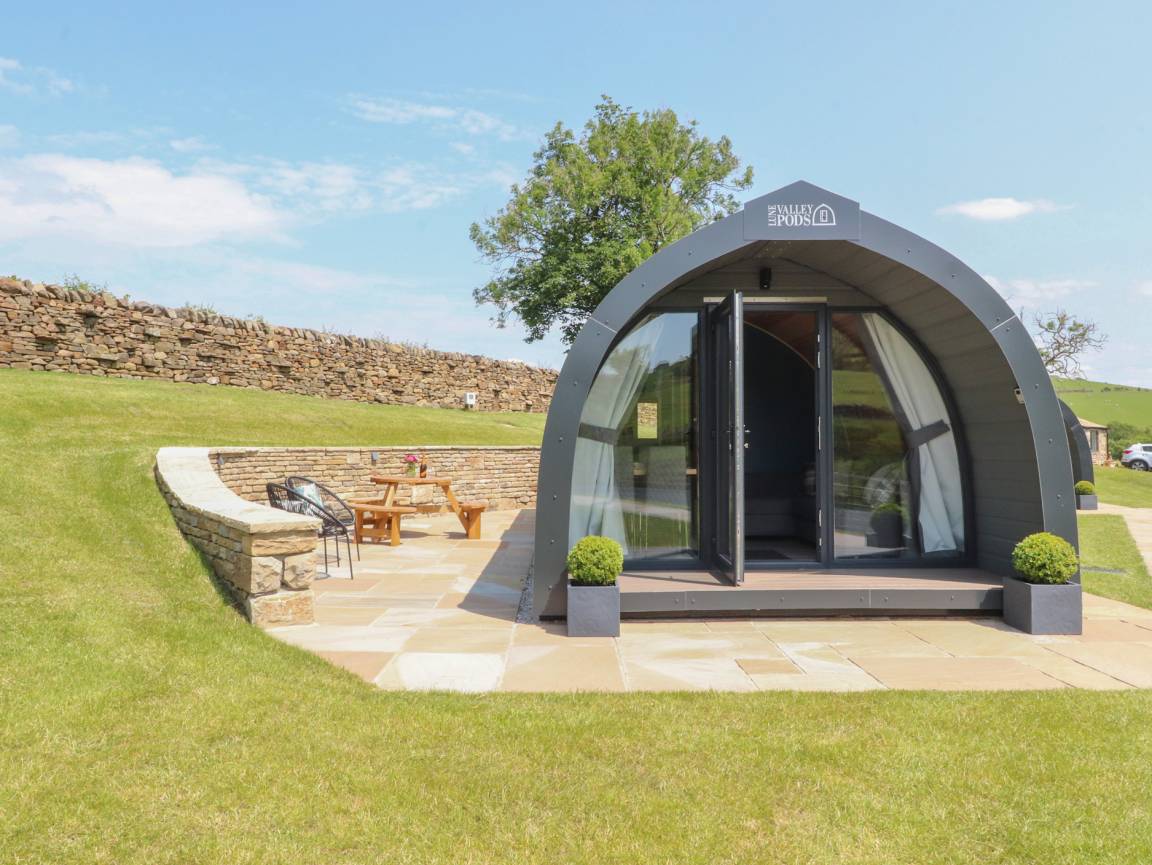 Cottage ∙ 1 Bedroom ∙ 4 Guests - Burnley