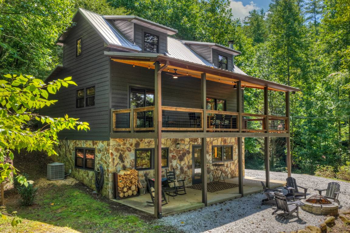 291 M² Cabin ∙ 2 Bedrooms ∙ 8 Guests - Mineral Bluff, GA
