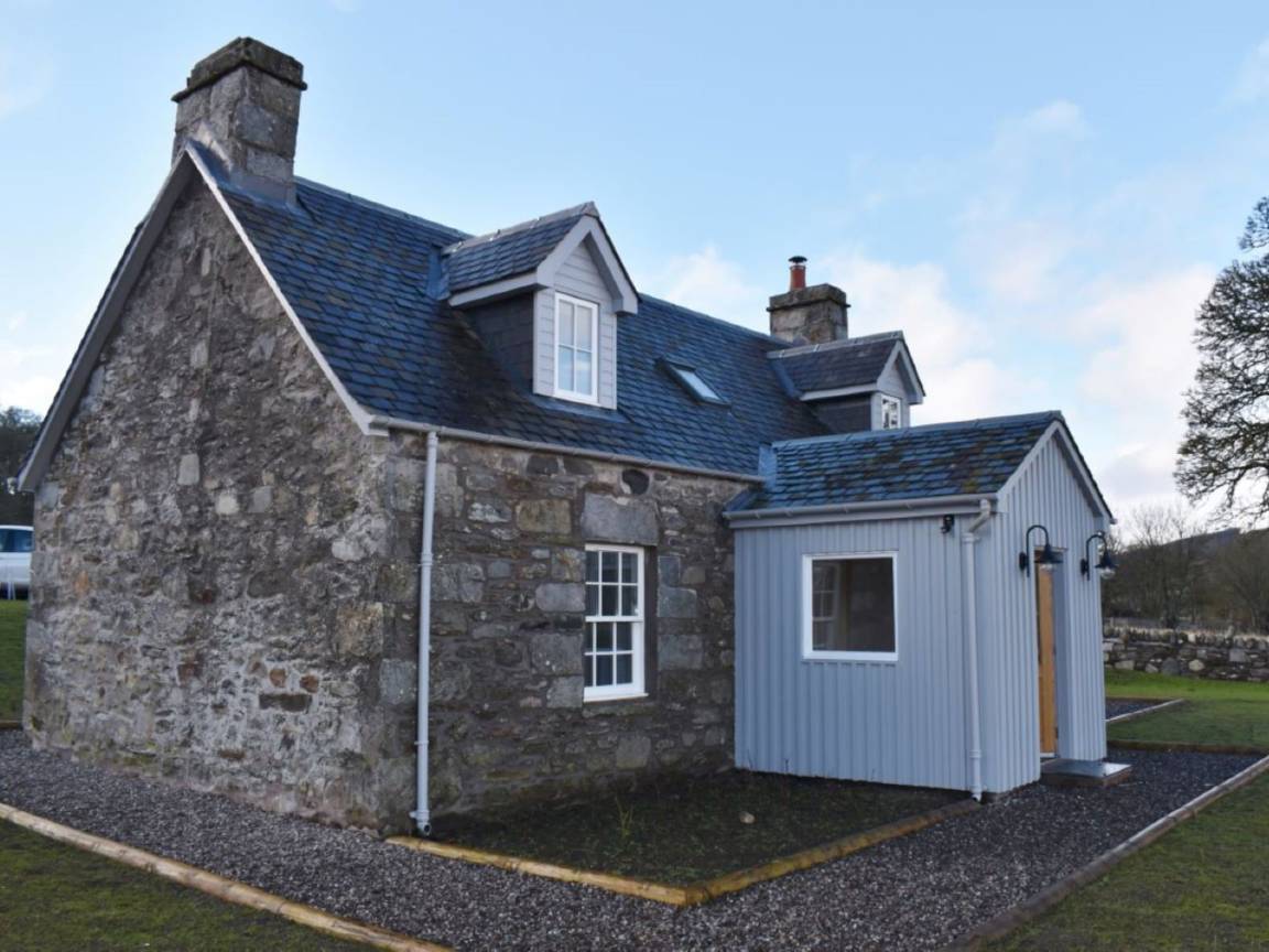Cottage ∙ 2 Bedrooms ∙ 4 Guests - Dunkeld