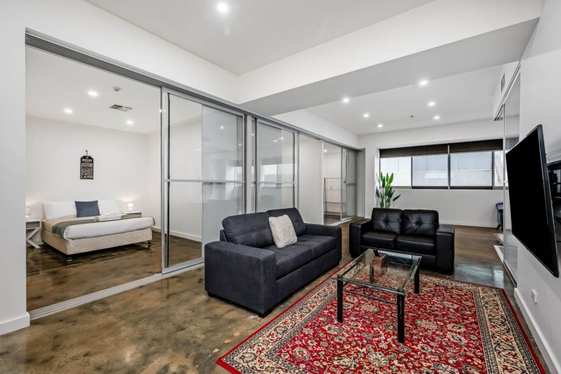 182 M² Apartment ∙ 4 Bedrooms ∙ 10 Guests - Adelaide