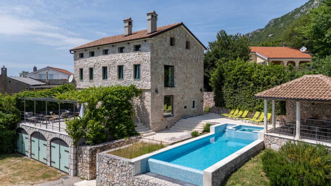 315 M² Villa ∙ 5 Schlafzimmer ∙ 10 Gäste - Selce