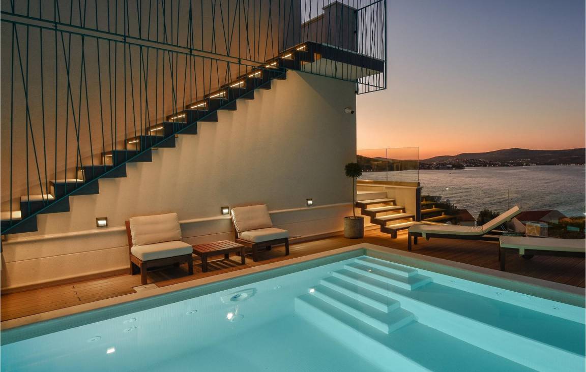 270 M² Ferienhaus ∙ 3 Schlafzimmer ∙ 6 Gäste - Primošten