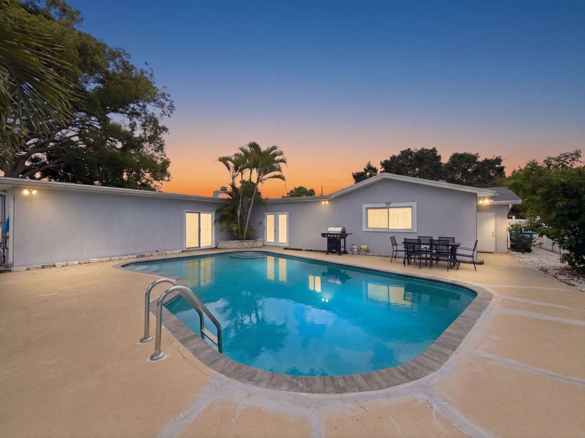 225 M² House ∙ 4 Bedrooms ∙ 12 Guests - Indian Rocks Beach, FL