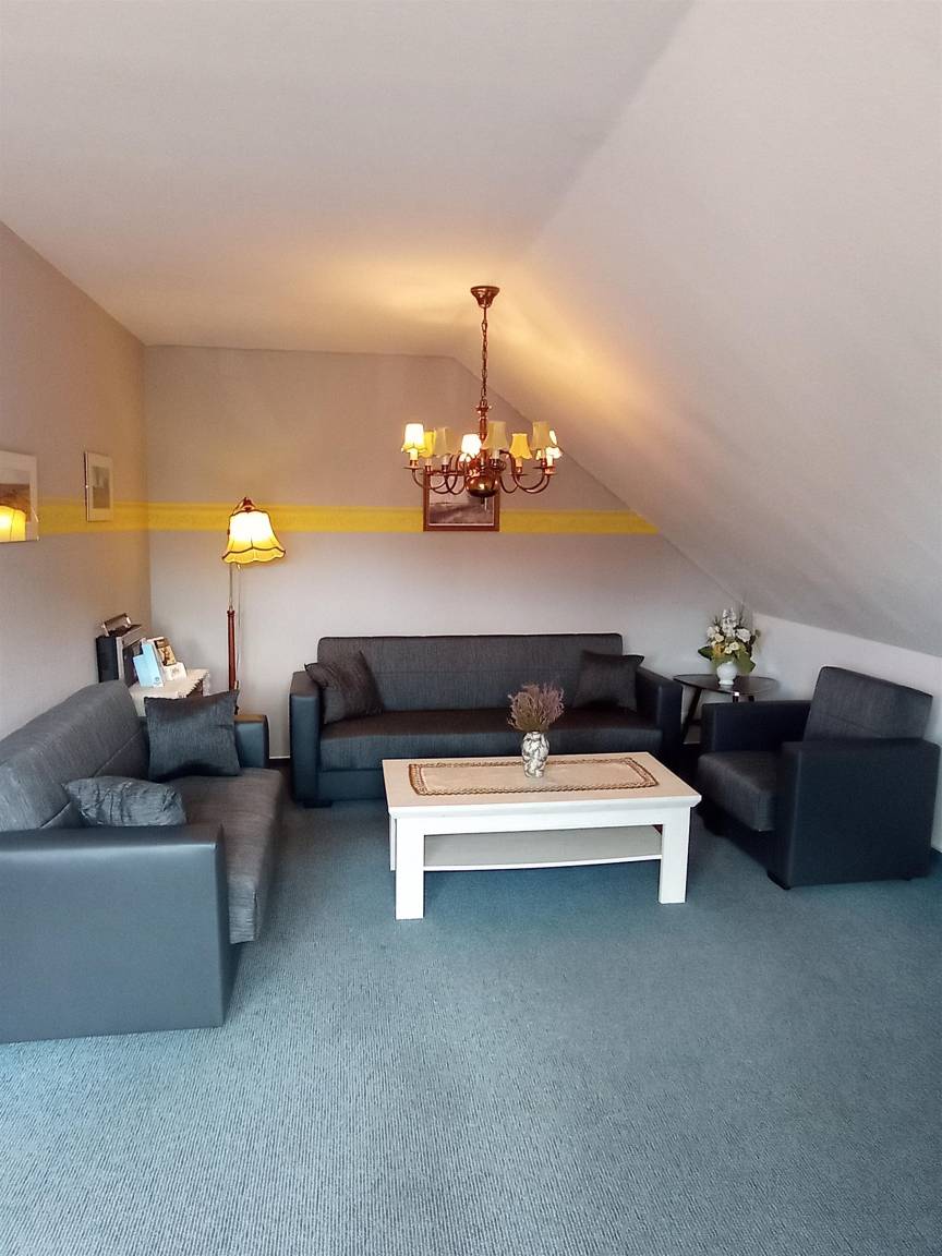 90 M² Ferienwohnung ∙ 2 Schlafzimmer ∙ 5 Gäste - Behringen