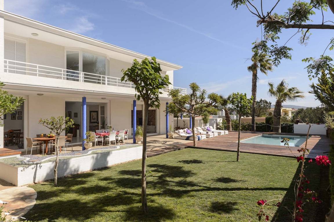 Villa ∙ 5 Habitaciones ∙ 9 Huéspedes - Islas de Ibiza