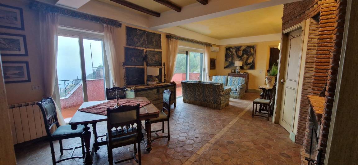 195 M² Villa ∙ 2 Bedrooms ∙ 4 Guests - Taormina