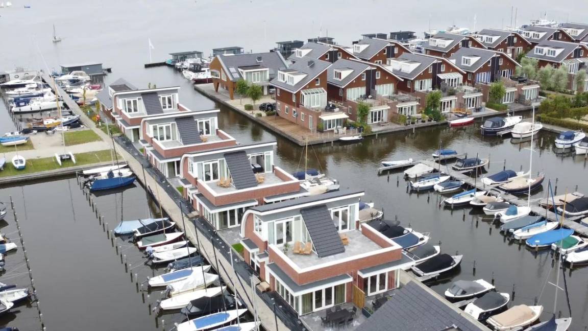 90 M² Apartment ∙ 3 Bedrooms ∙ 6 Guests - Castricum