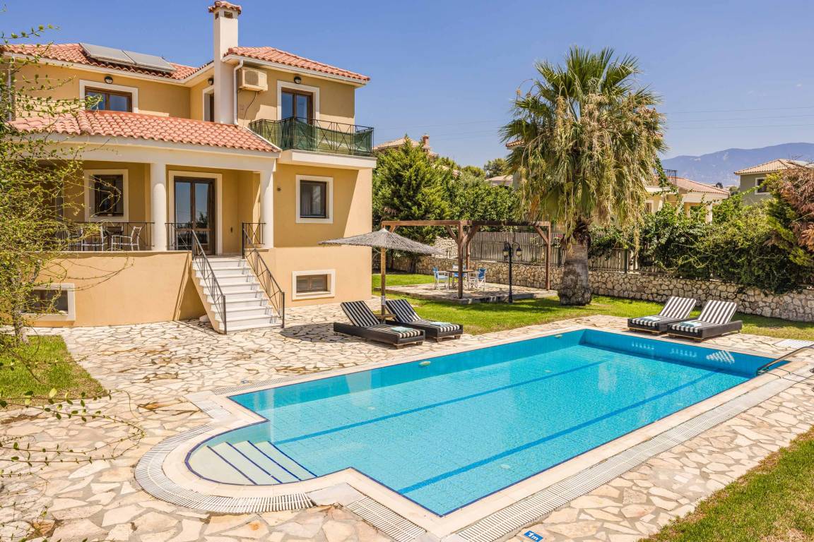 Villa ∙ 3 Bedrooms ∙ 6 Guests - Cephalonia