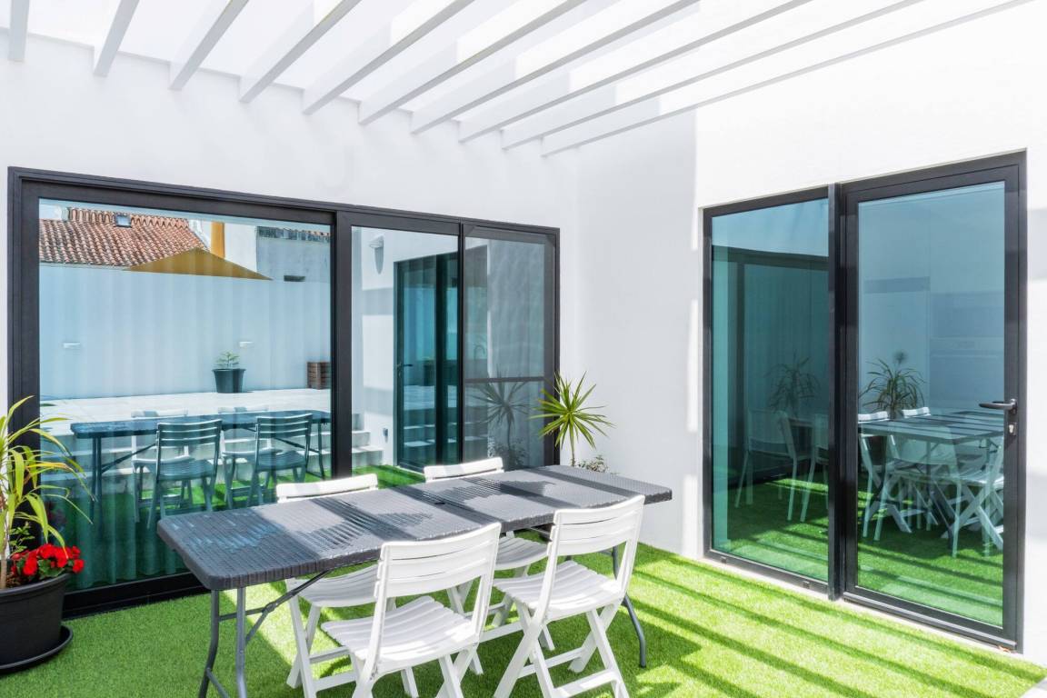 100 M² Apartment ∙ 2 Bedrooms ∙ 4 Guests - Ponta Delgada