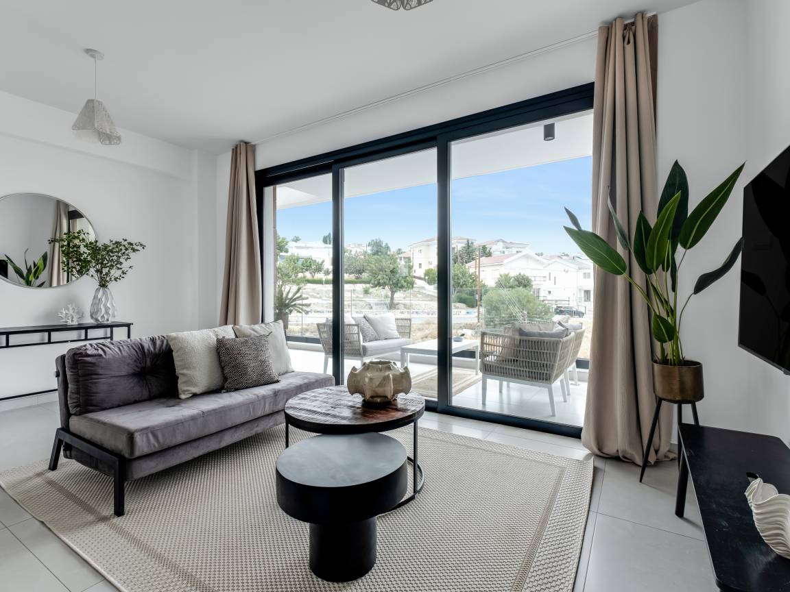 98 M² Apartment ∙ 4 Bedrooms ∙ 8 Guests - Limassol